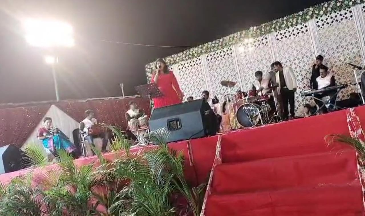 Telangana singer Soma Dutta super Hit in Maharashtra - NANDED TODAY